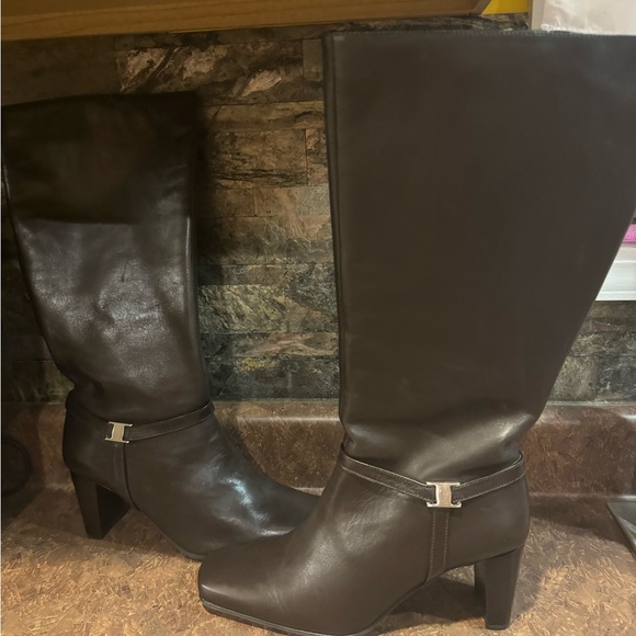 Naturalizer | Shoes | Naturalizer Brown Leather Heeled Boots Size 8 2 ...